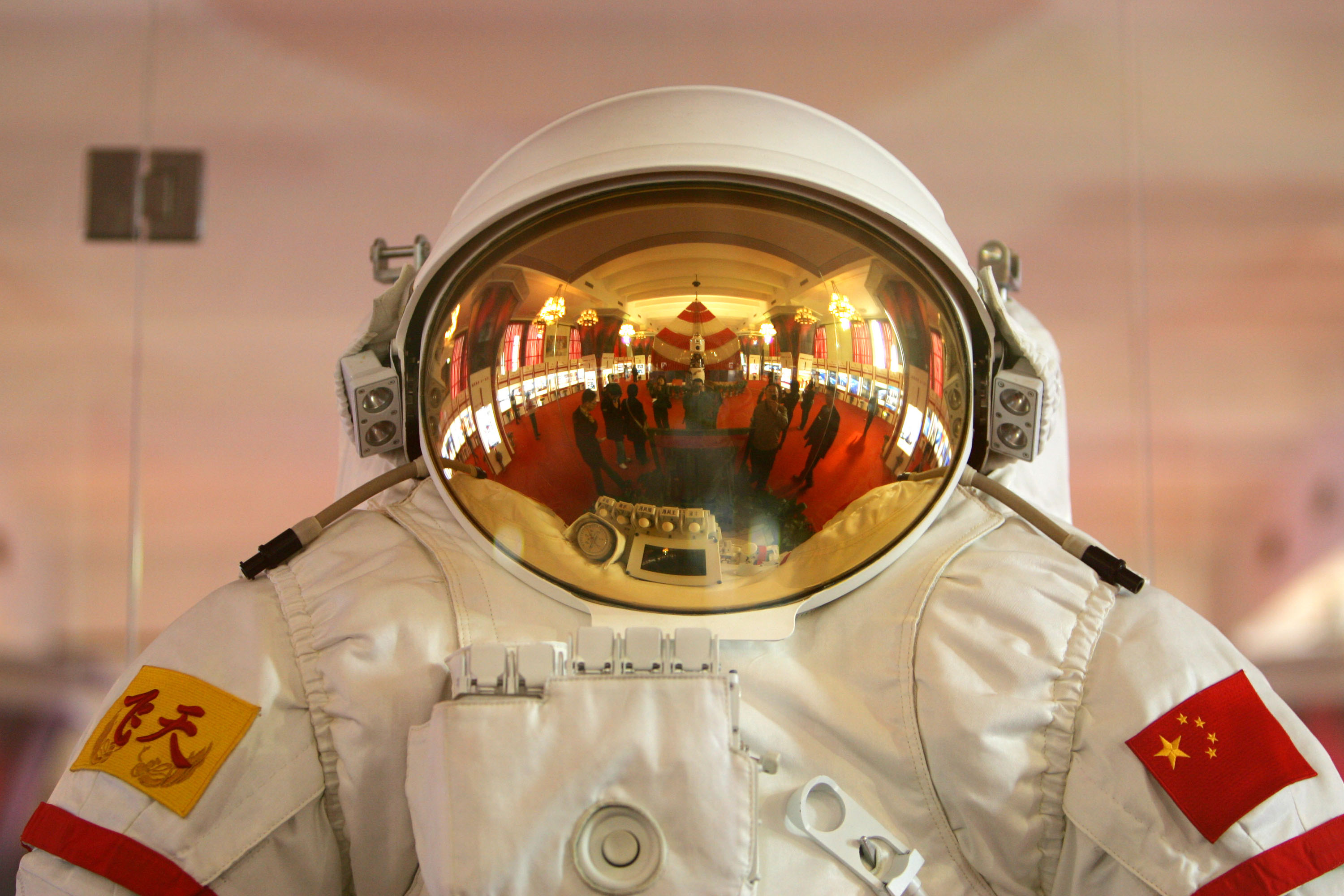 China Unveils First Moon Landing Spacesuit for its Historic 2030 Mission