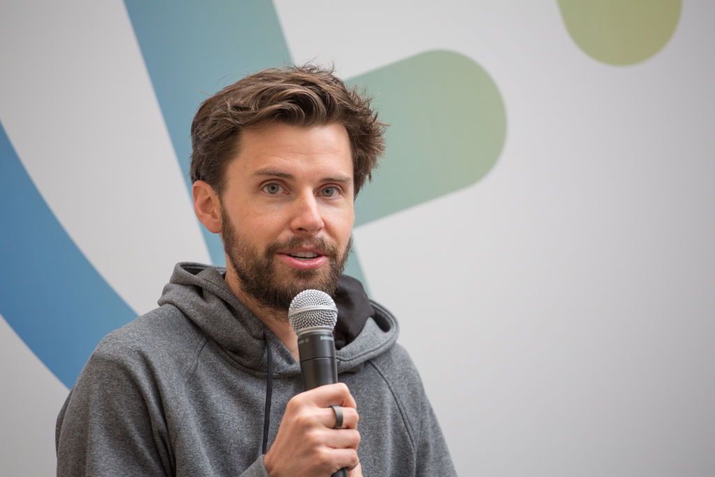 Hinge CEO Justin McLeod Says AI May Soon Replace Swiping in Online Dating