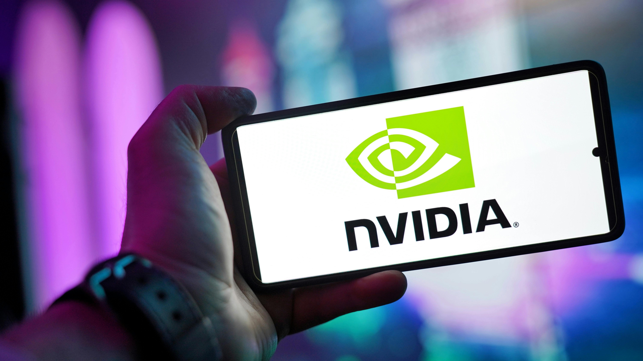Trump Imposes Export Ban On Nvidia Blackwell AI Chip — China's Tech ...