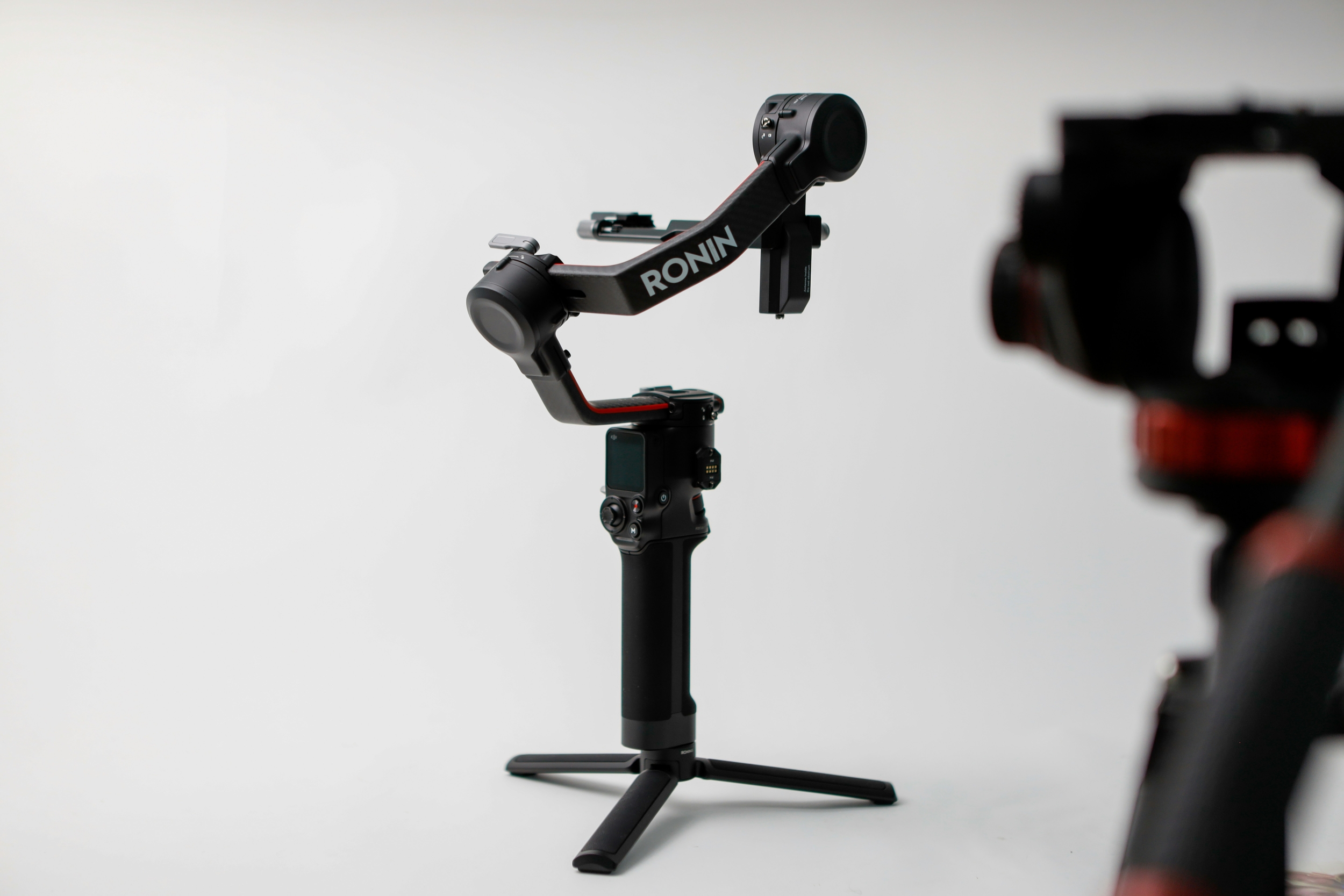 DJI RS4 vs DJIRS3: Full DJI Gimbal Comparison and Which Stabilizer Is ...