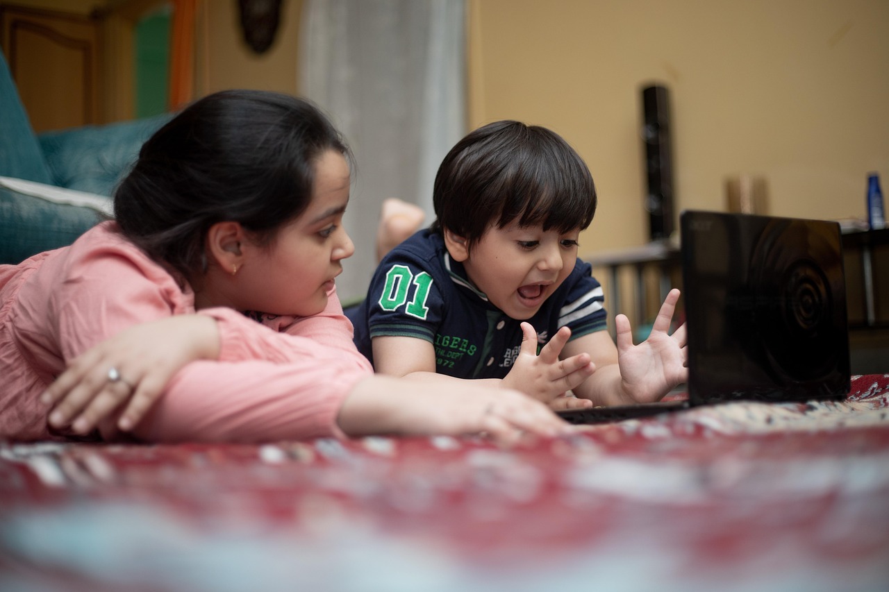 Manitoba Moves Toward Social Media Ban For Kids as Canada Eyes AI ...