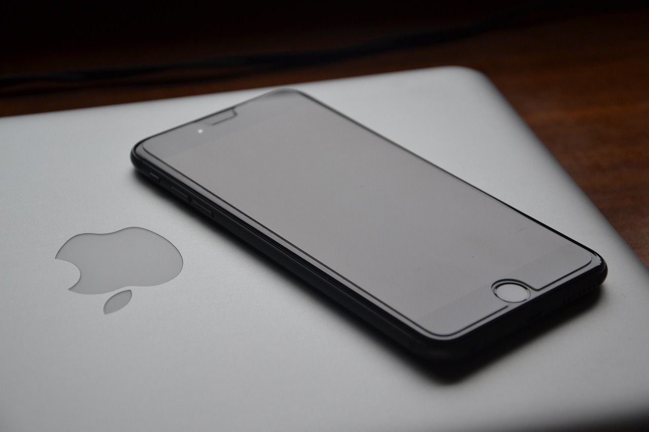 iPhone Fold Durability: What Apple Foldable Patents Reveal About Its ...