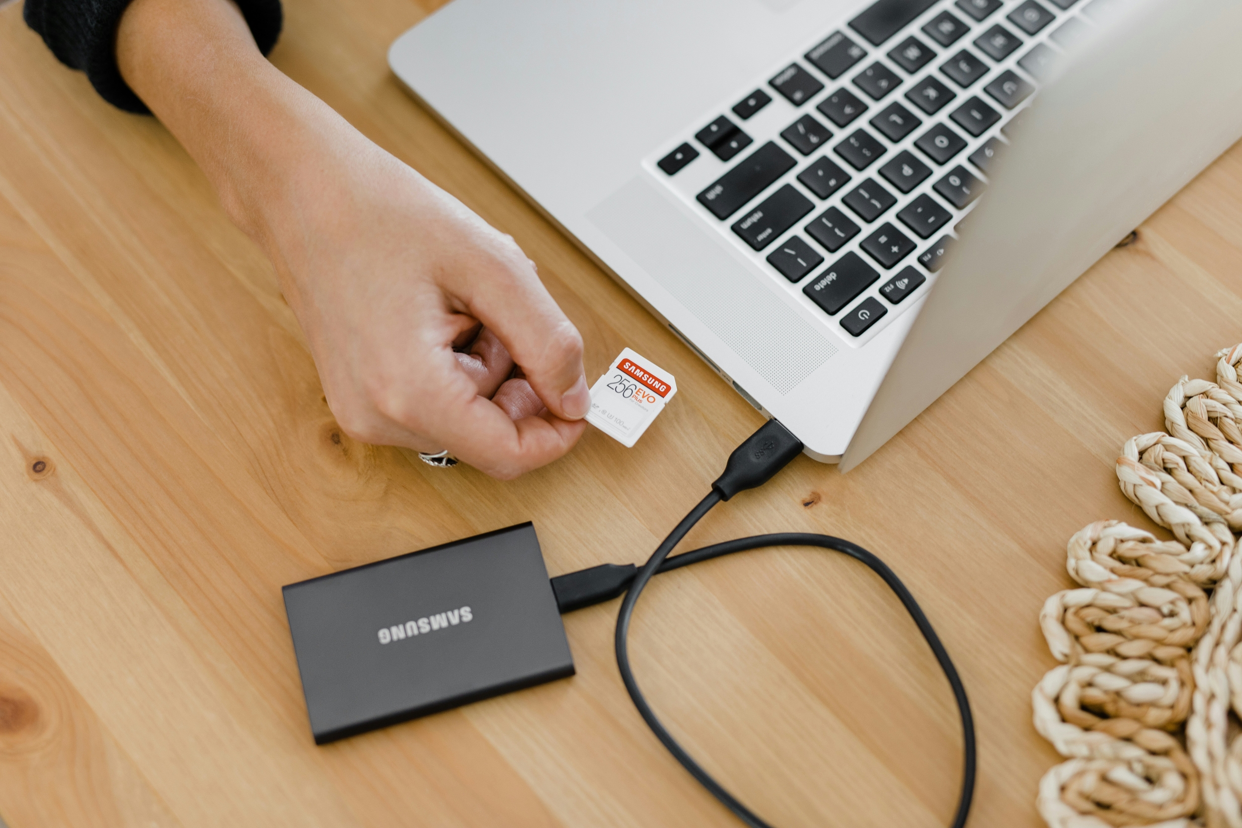 USB4 External Storage Devices Deliver Ultra-Fast Transfer Speeds for ...
