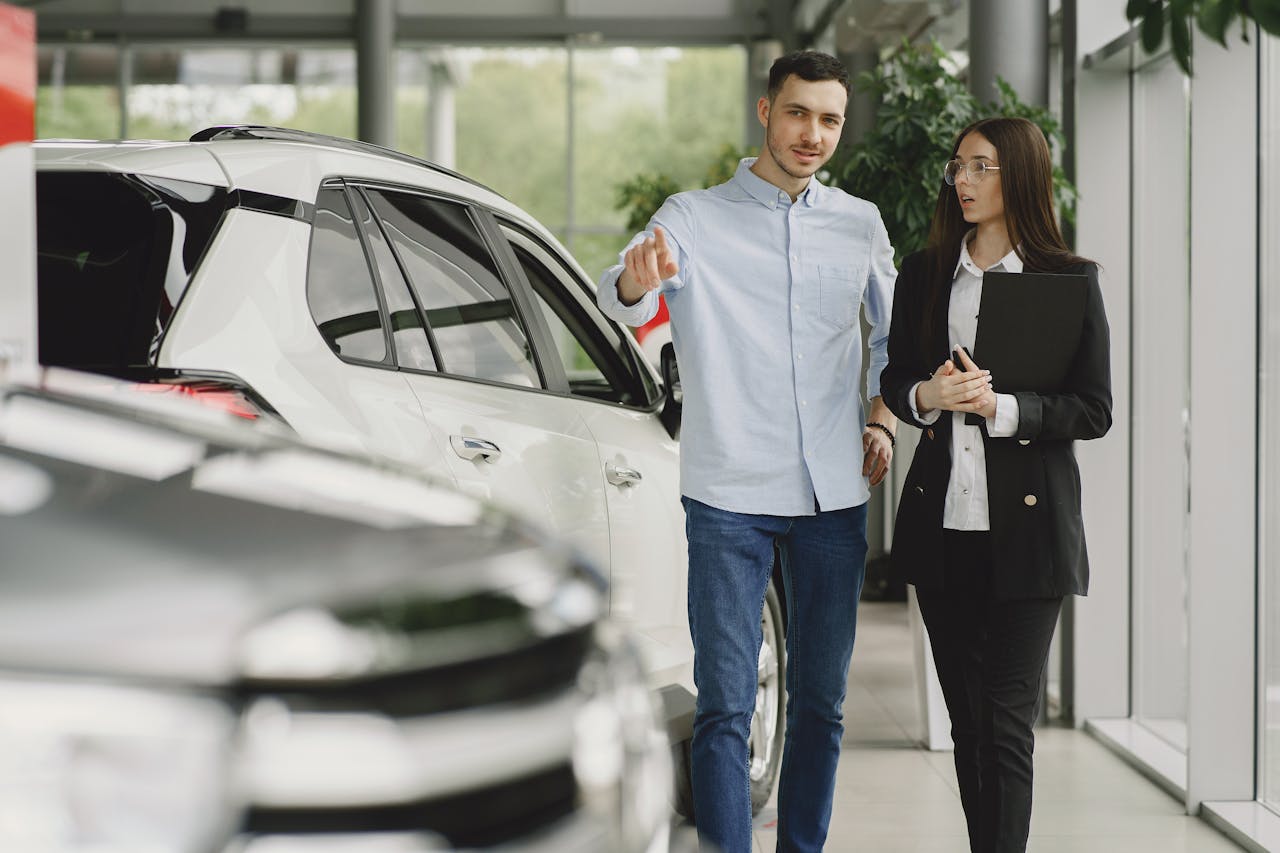Top 7 Questions to Ask Before Buying a Car