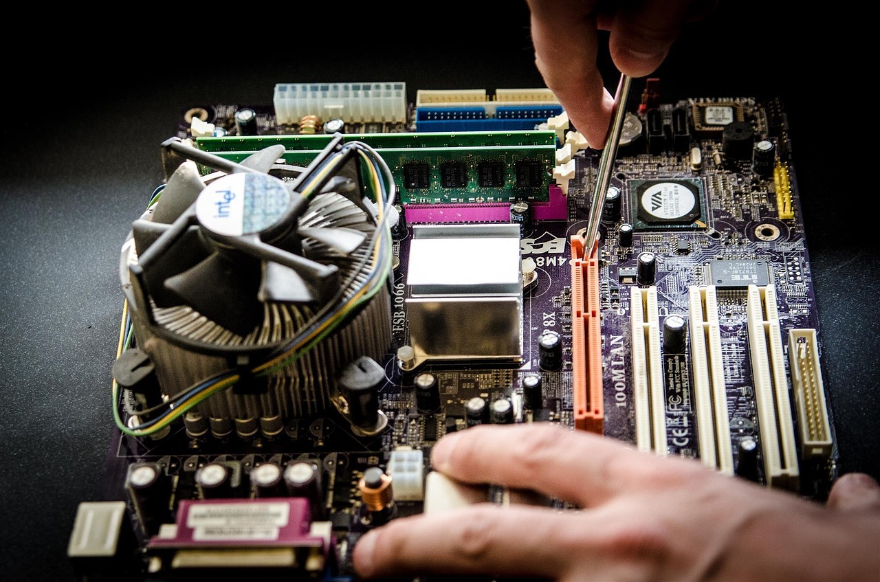 Safe PC Cleaning: Master Your Laptop Cleaning Guide & Hardware Maintenance