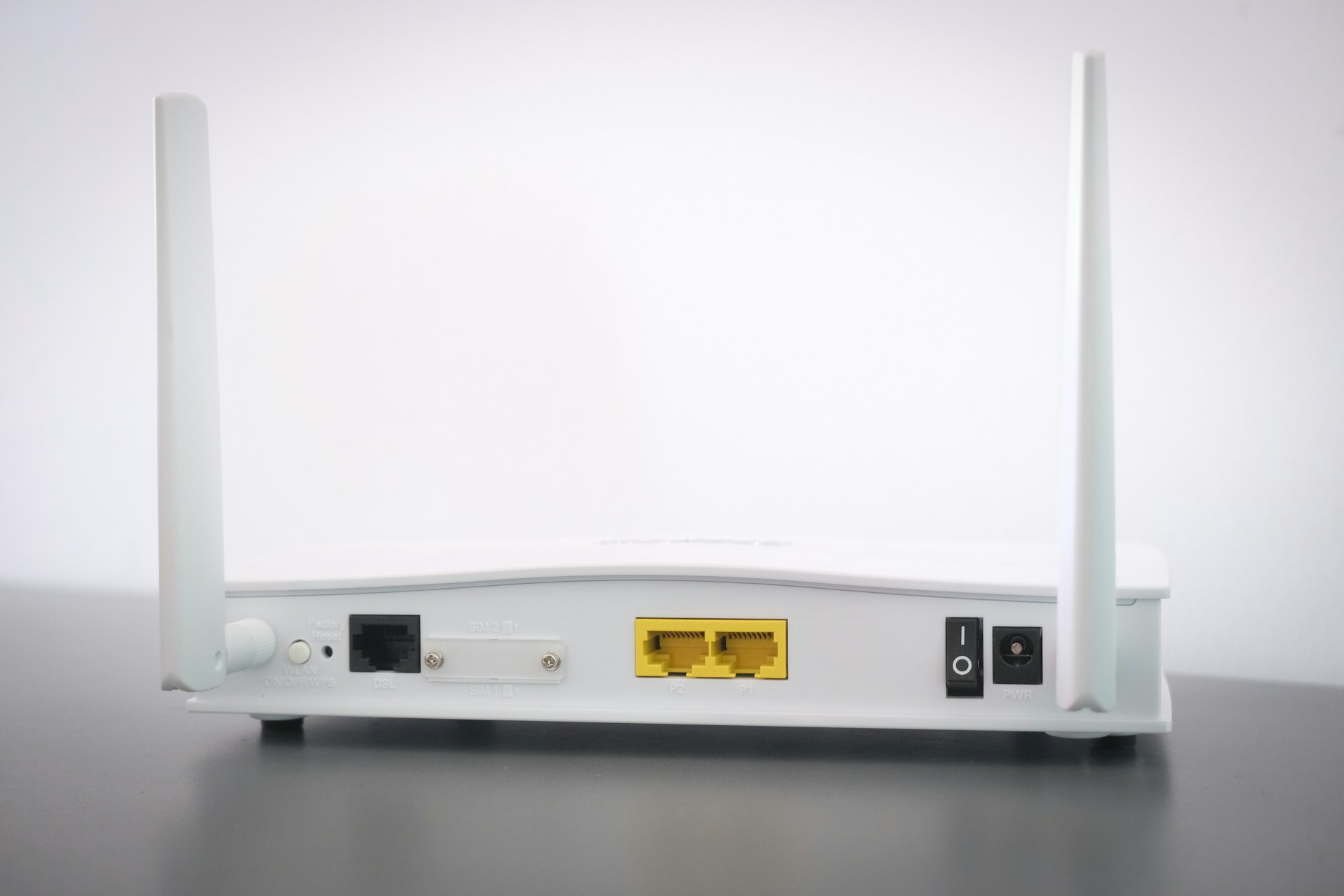 FCC Cracks Down on Foreign Wi-Fi Routers Over National Security Risks