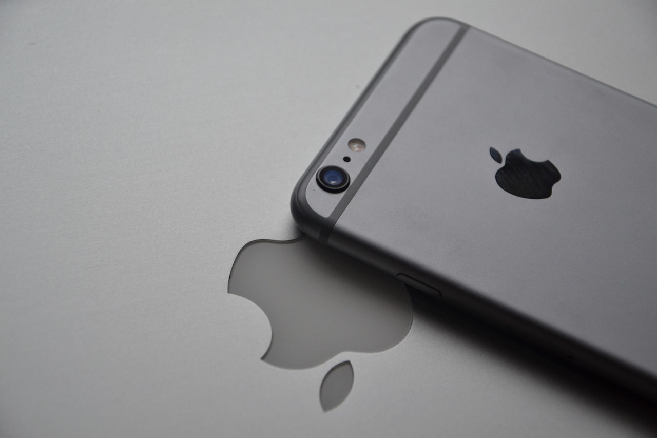 5 Android Smartphones That Outshine The iPhone 17 And Rank Among The ...