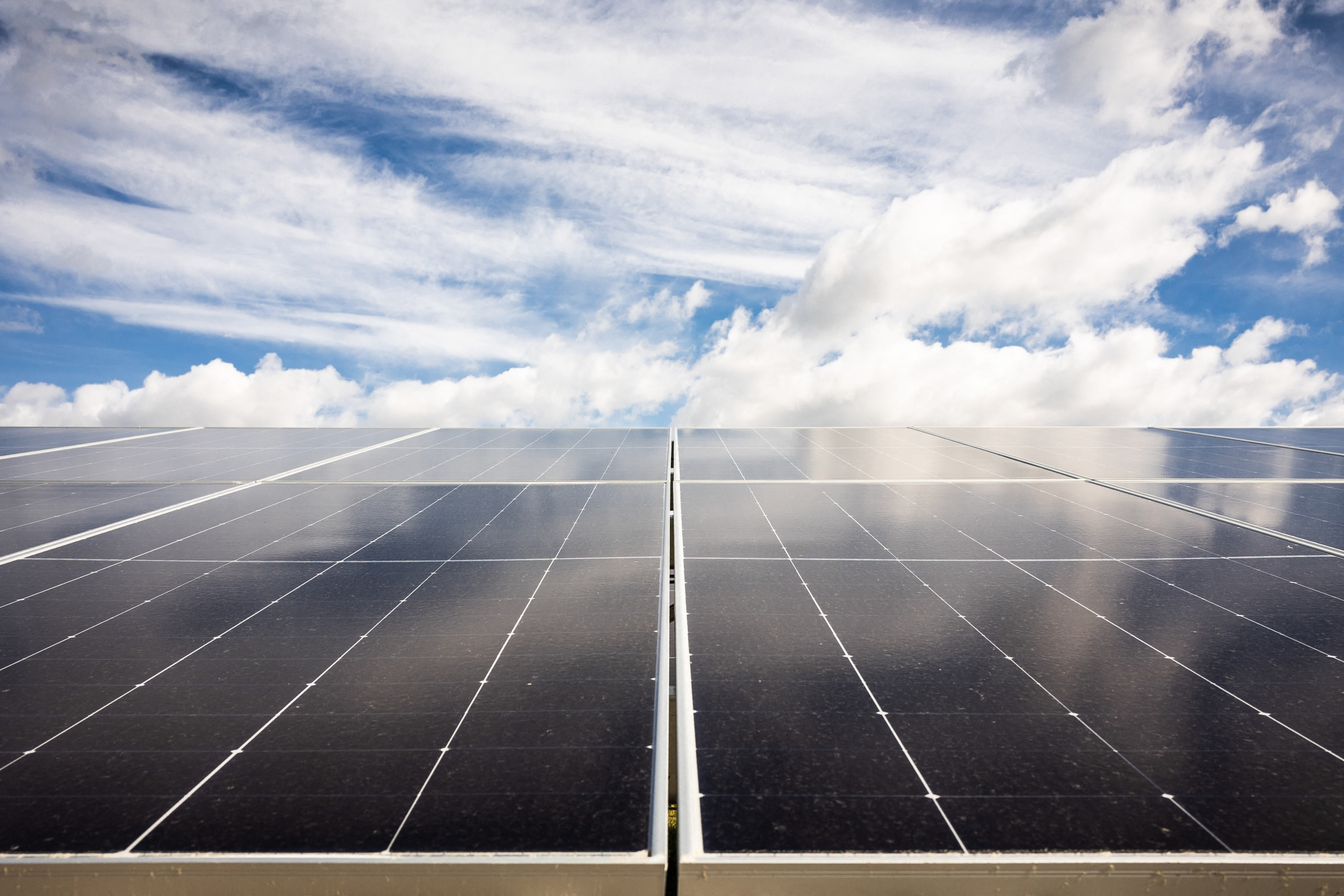 Hanwha Solutions Cuts Rights Offering to $1.14 Billion, Plans U.S ...