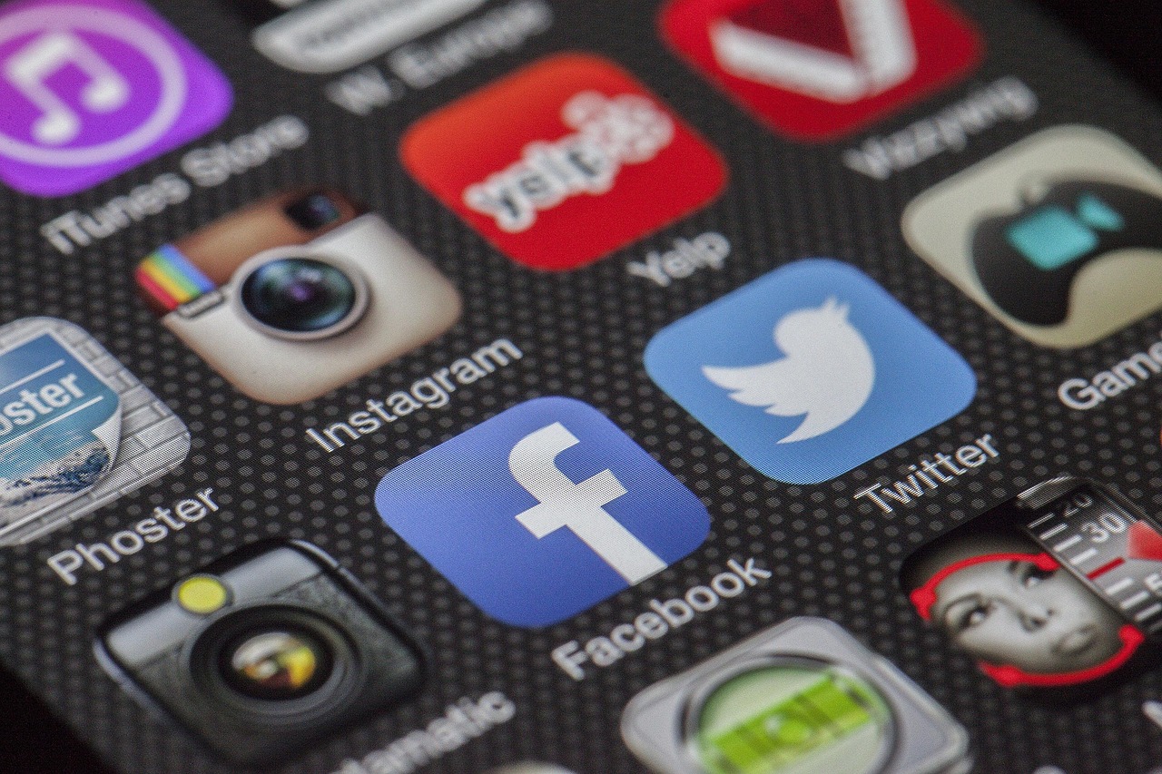 10 Common Apps Tracking More Than You Expect: Simple Steps to Lock Down ...