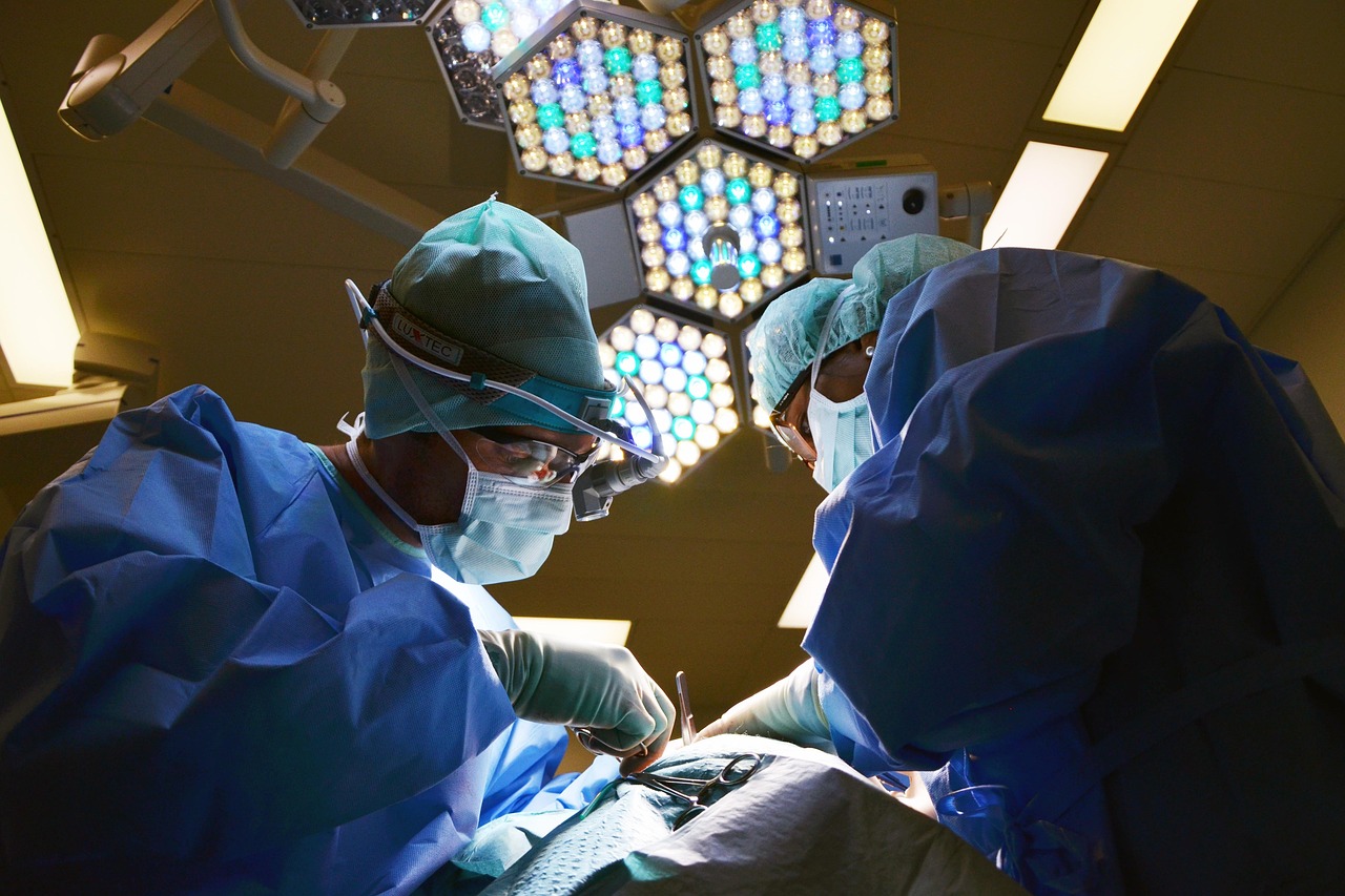 A Look at How Smart Glasses Guide Technicians, Nurses, and Retail Staff
