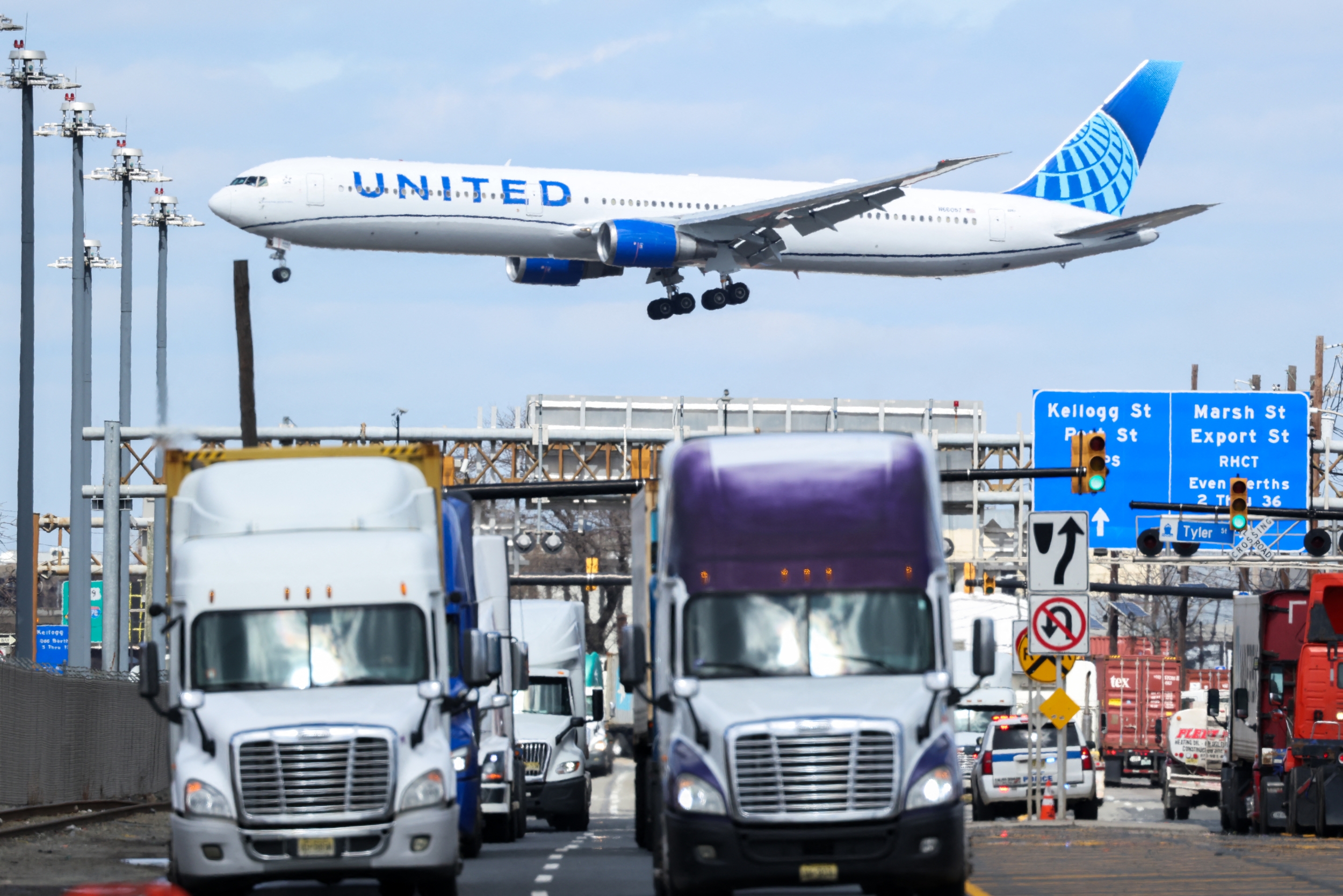 Bluetooth Device Named Bomb Diverts United Flight: 202 Stranded 9 Hours