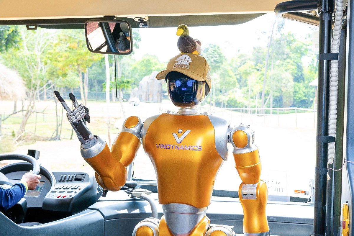 Vietnam's Vingroup Unveils Two Humanoid Robots In One Week — A Guide ...