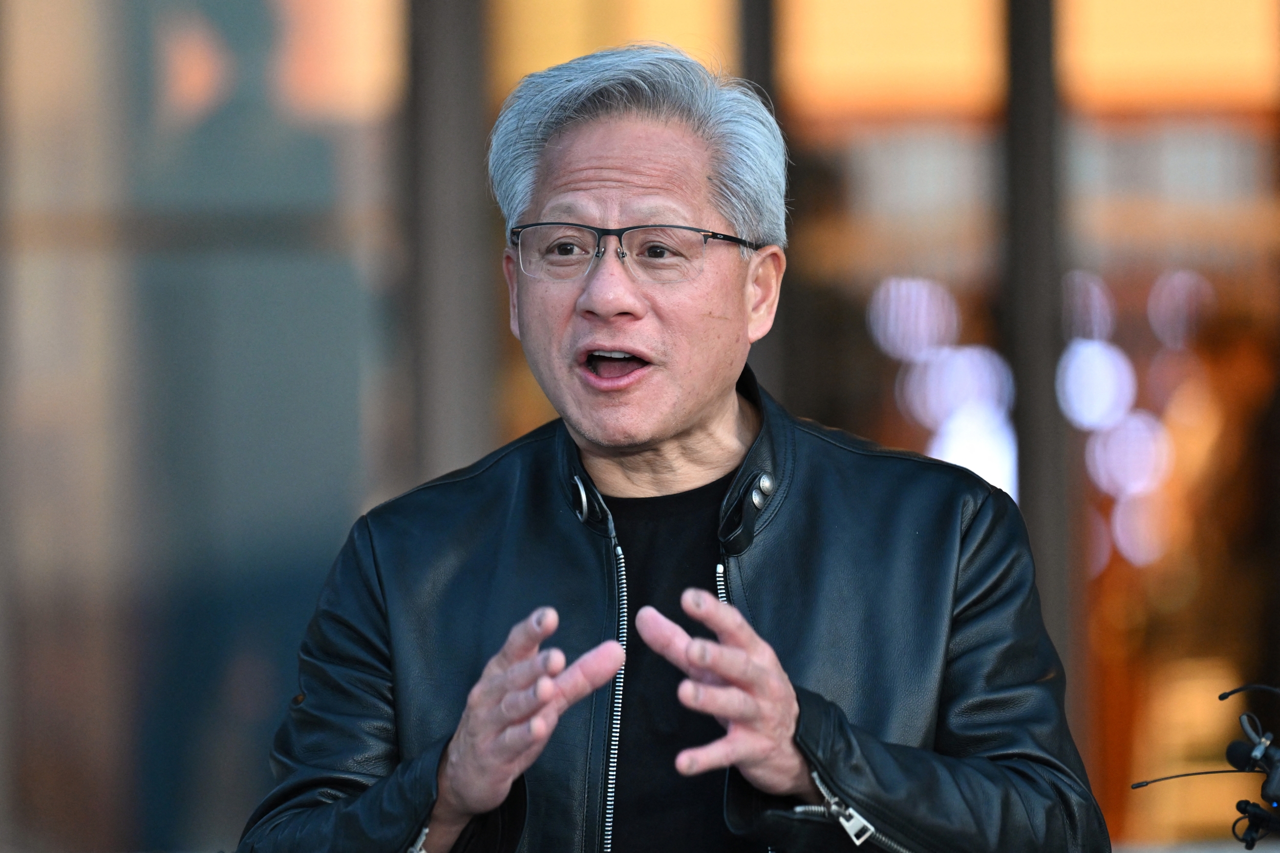 AI Revolution or AI Bubble ? The Trillion-Dollar Question Splitting ...