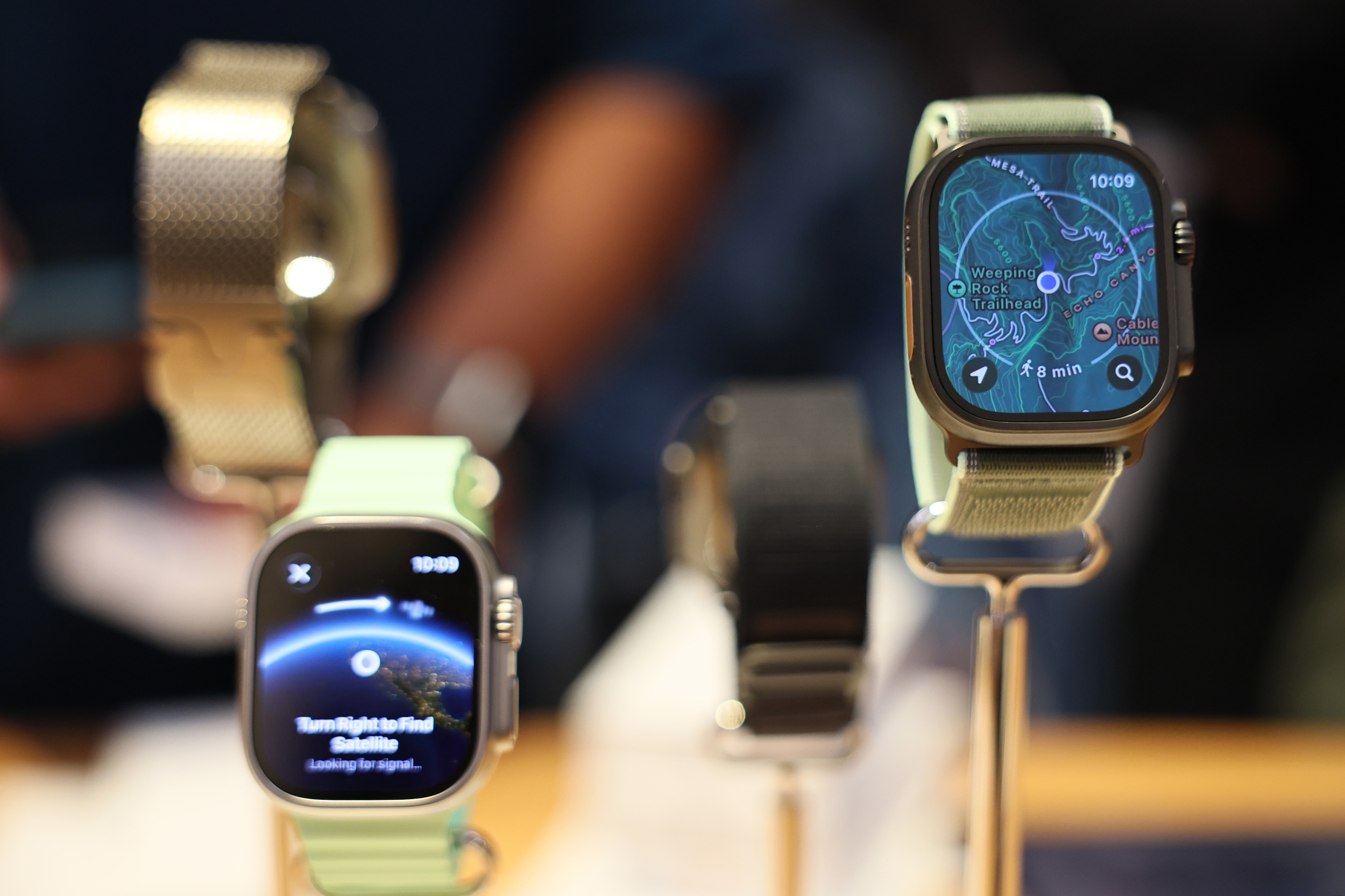 Apple Watch Series 11 Drops to $299 All-Time Low: $130 Off Cellular ...