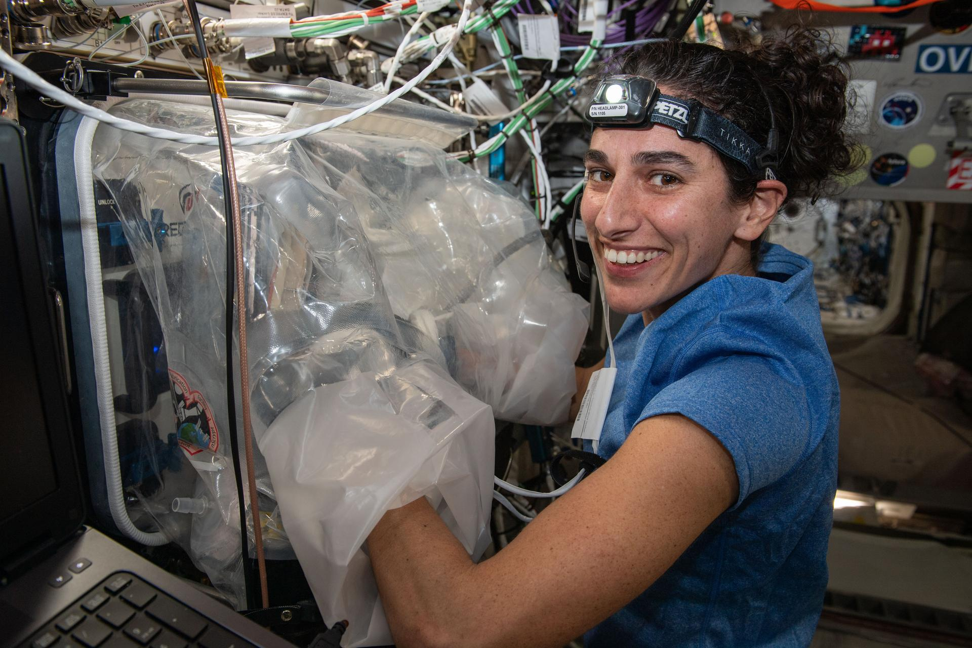 SpaceX Dragon Departs ISS With Bioprinted Tissue and Cancer Treatment ...