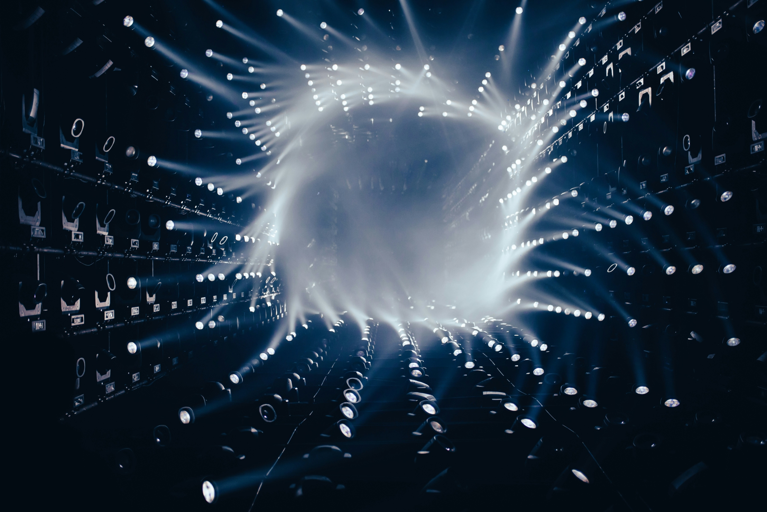AI Model Compression for $1,000: Ora Computing Uses Quantum Physics to ...